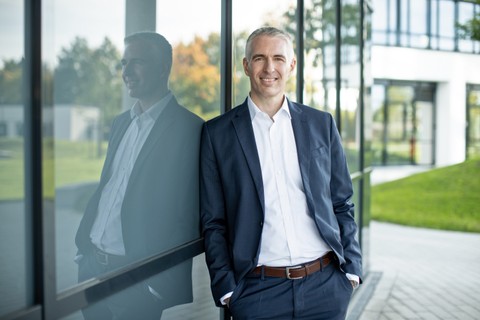 „Vertraut auf Euer eigenes Denken und Können unabhängig vom Zeitgeist!”